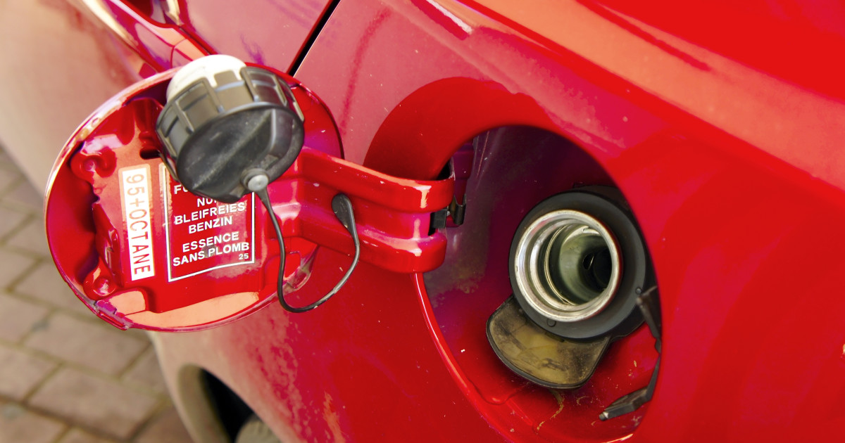 Can leaving the gas cap off harm your car? - Autoblog