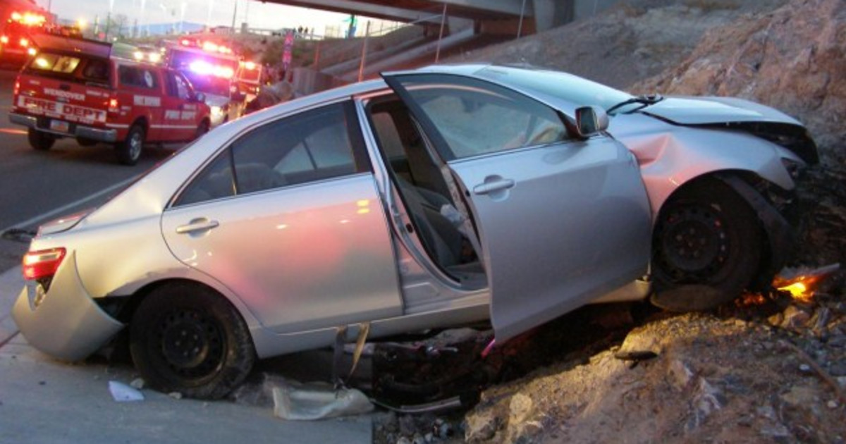Camry crash in Utah puts attention back on Toyota recalls - Autoblog