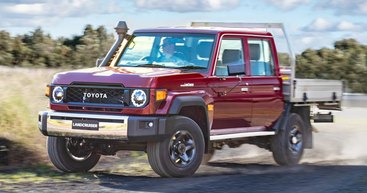 Toyota Land Cruiser 70-Series drops V8 diesel, gets new five-speed ...
