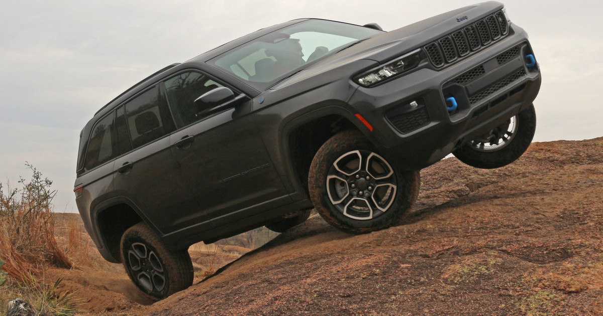 331,000 Jeeps recalled because rear springs can fall off while driving ...