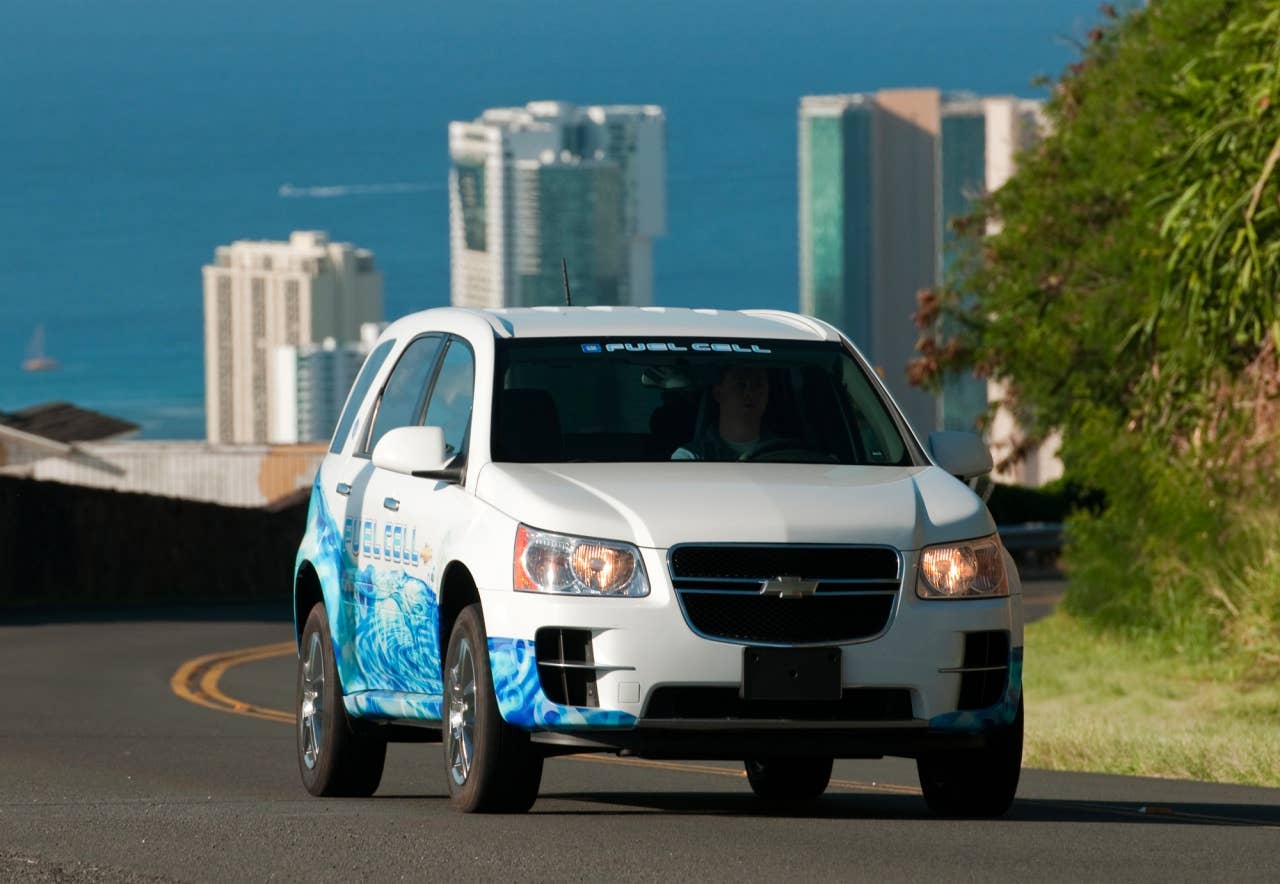 GM Ends Hydrogen Fuel Cell Development to Refocus on EVs - Autoblog