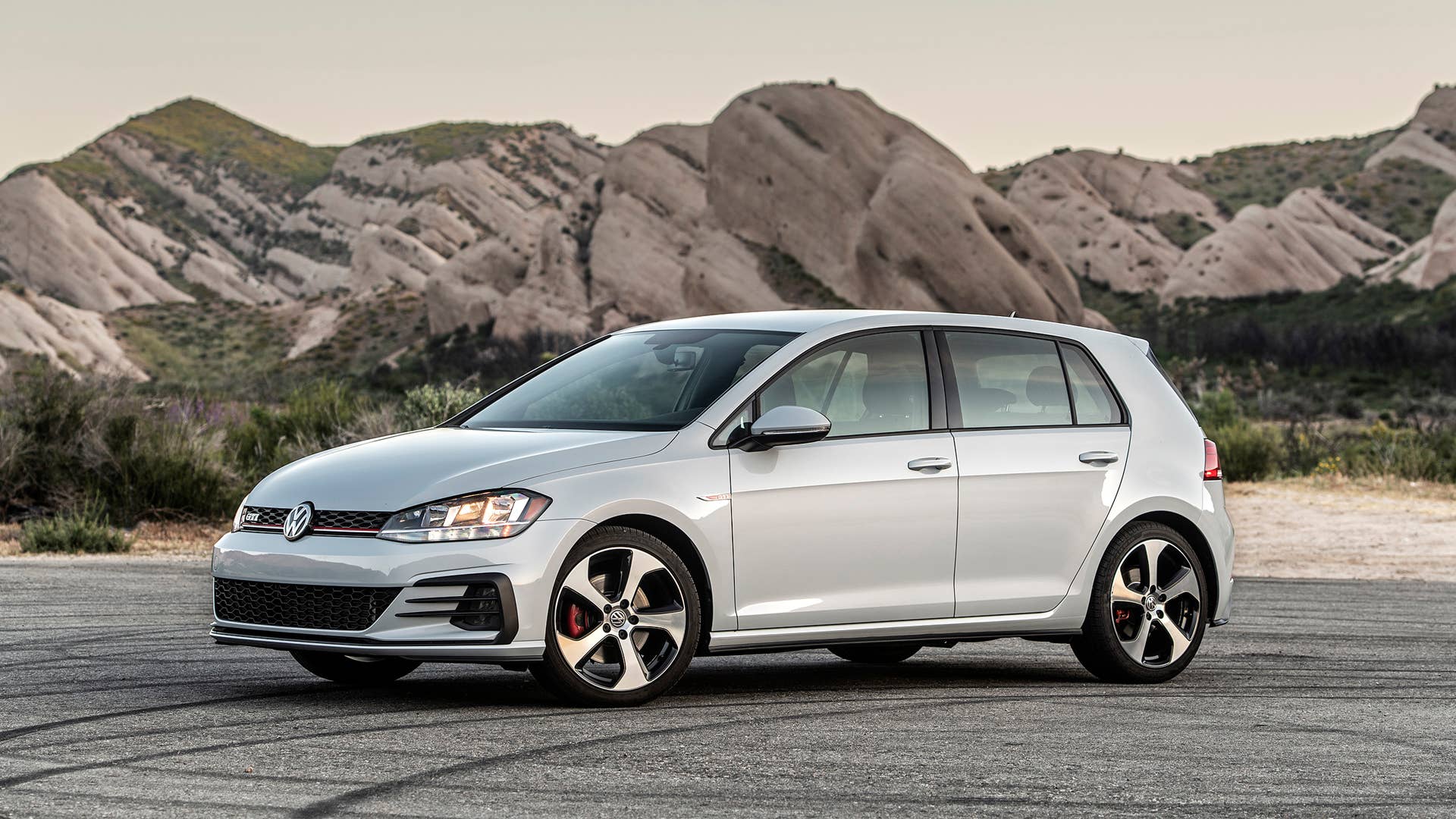 Car Photography Basics: Placing and framing the car - Autoblog