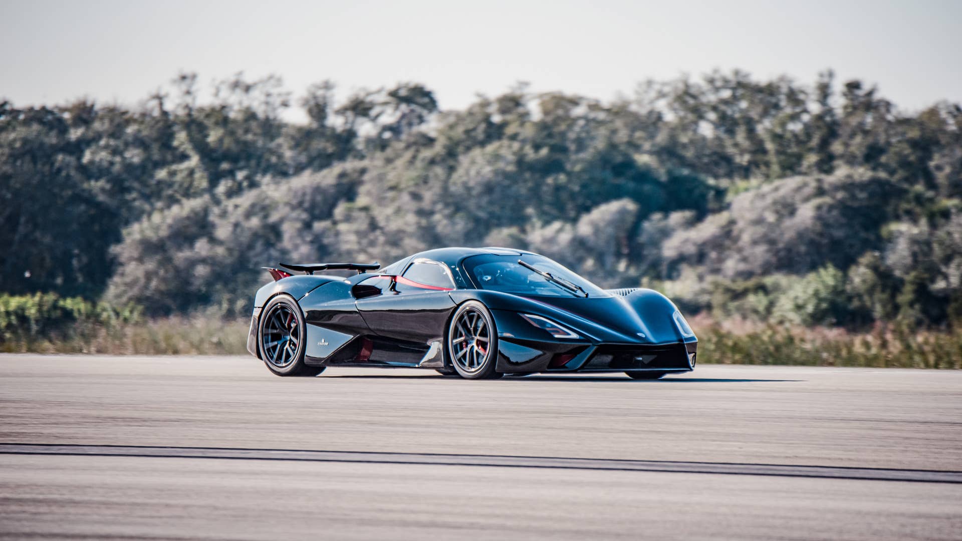 Watch SSC Tuatara break the top speed record, seems for sure this time ...