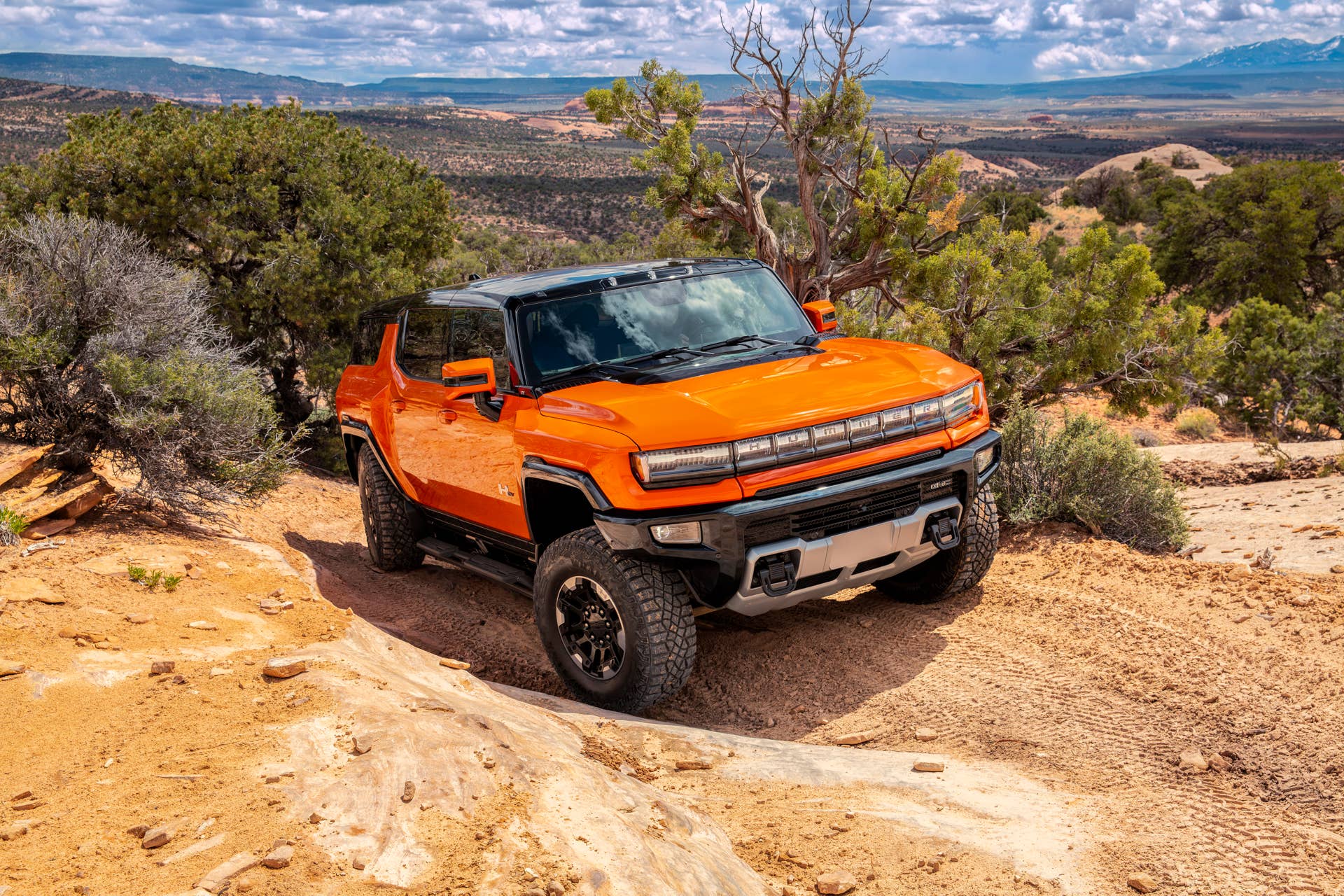 I Test Drove the 2025 Hummer EV SUV: Here's the Real Verdict - Autoblog