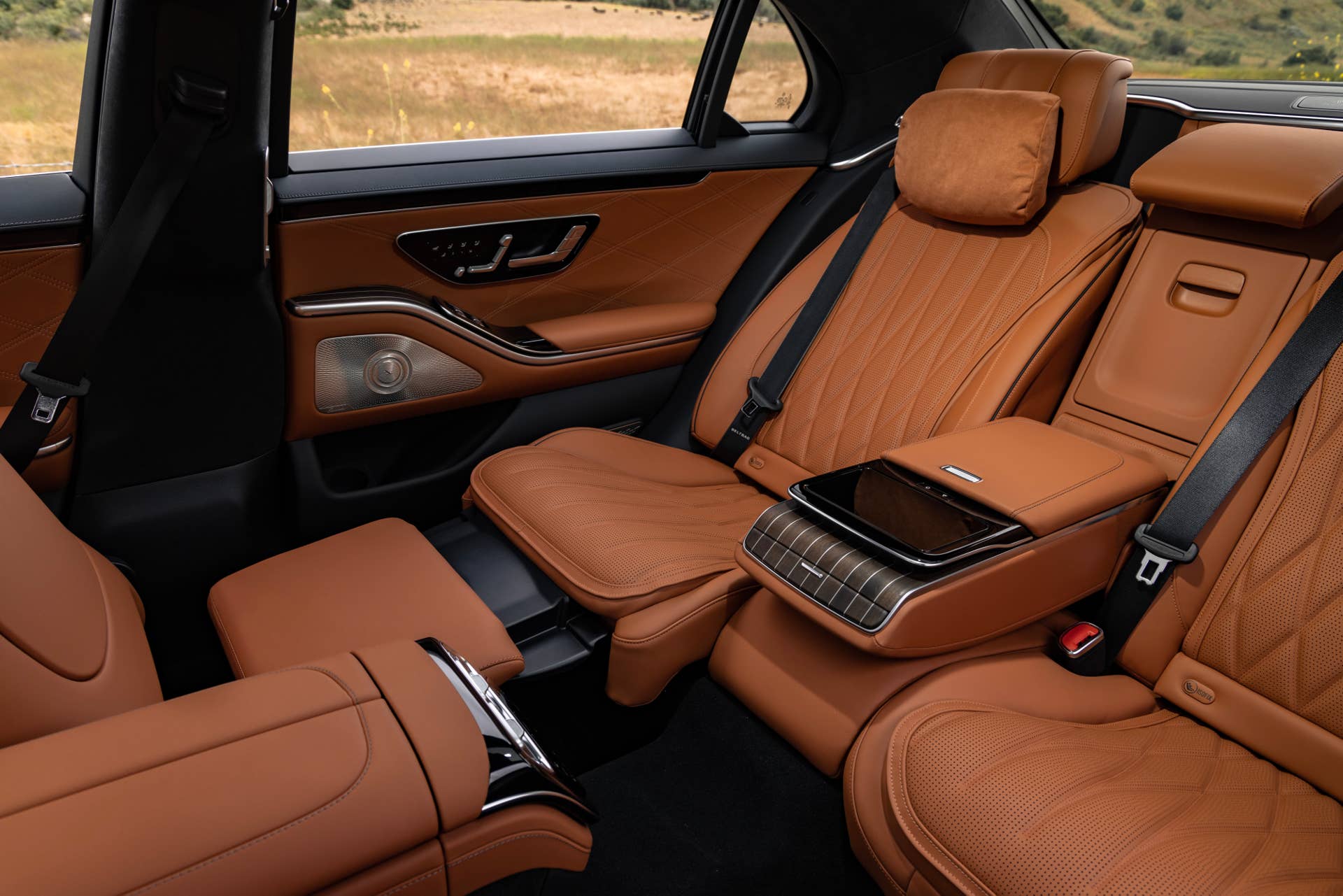7 Cars and SUVs with the Most 2nd Row Legroom - Autoblog