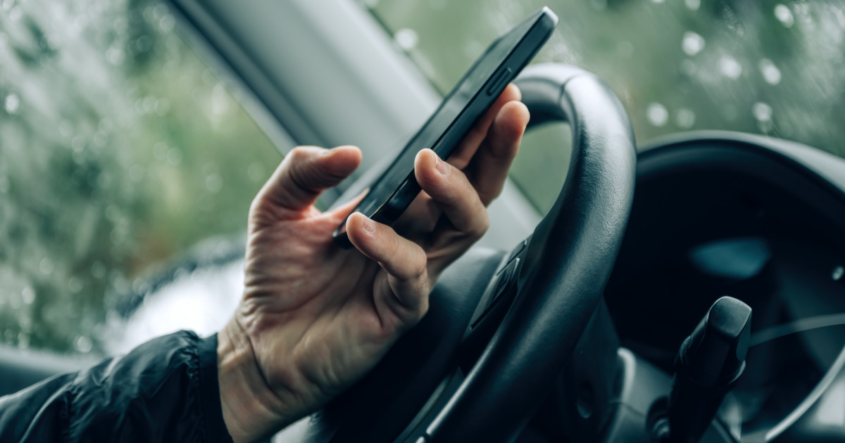 Shocking Number of States Still Don’t Have a Hands-Free Driving Law ...