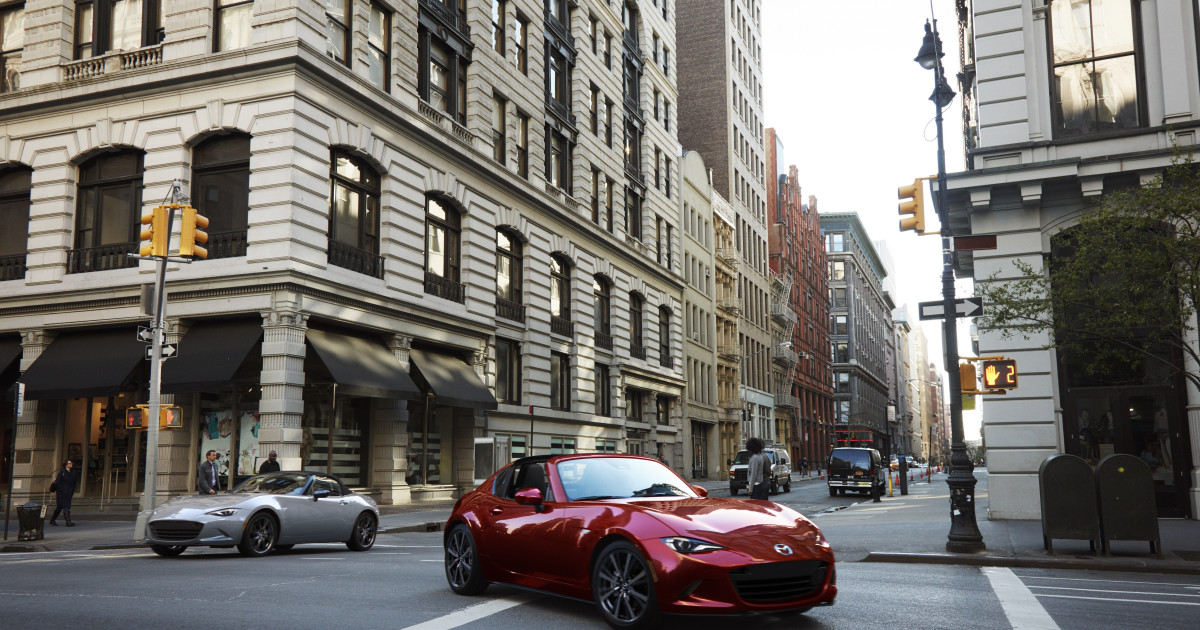 2025 Mazda Miata vs. 2025 Toyota GR86: 5 Major Differences - Autoblog