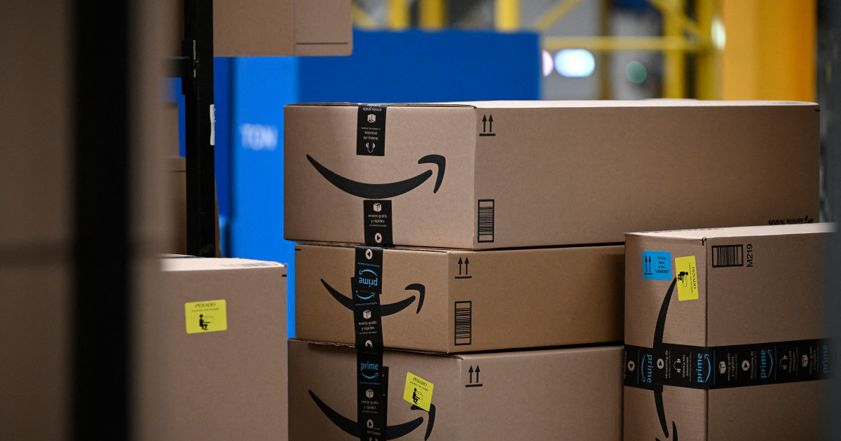 The Reborn Wireless Apple CarPlay Adapter Is 50% Off - Autoblog