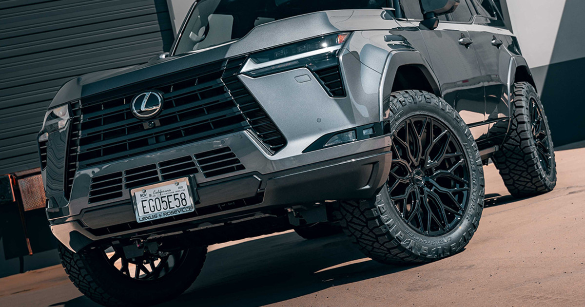 Lifted Lexus GX 550 Looks Ready to Take on the Defender - Autoblog