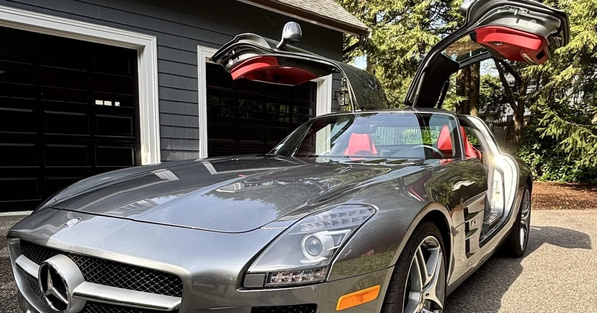 Here's Your Chance to Buy a Mercedes-Benz SLS AMG Gullwing With Only ...