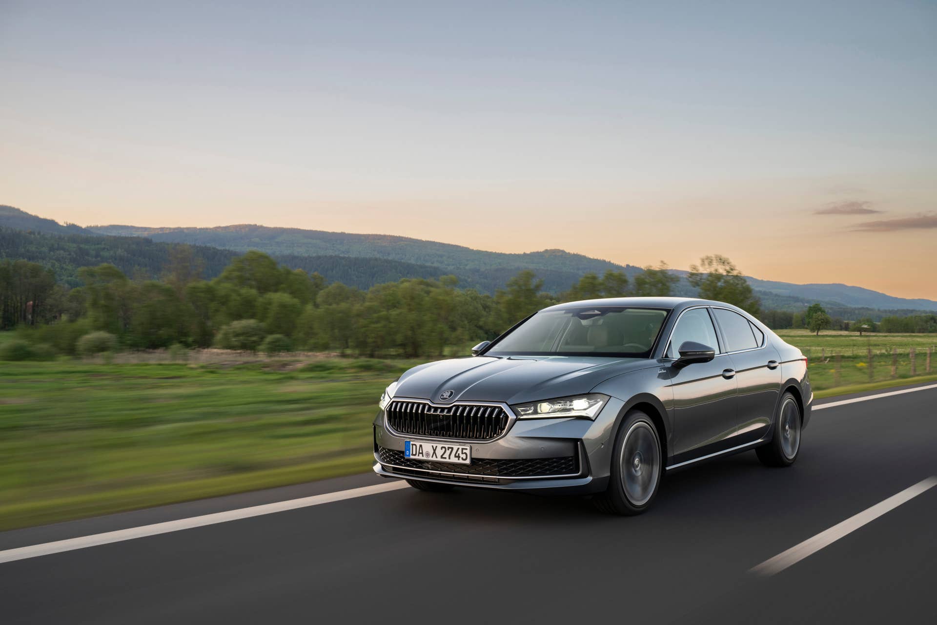 VW's European Sedan Just Drove 1,759 Miles on One Tank of Fuel - Autoblog