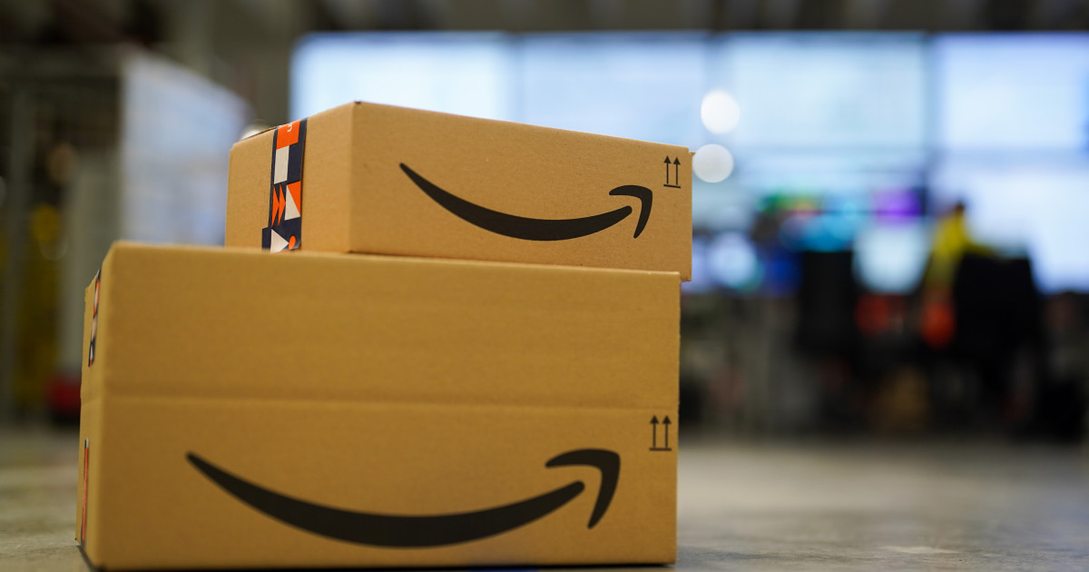 The Gearwrench Garage Mobile Work Table Is 40% Off - Autoblog