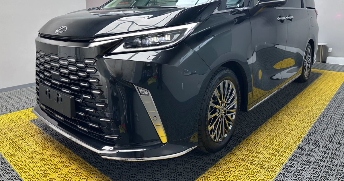 Two Lexus LM Luxury Minivans Worth Over $500k For Sale In California ...