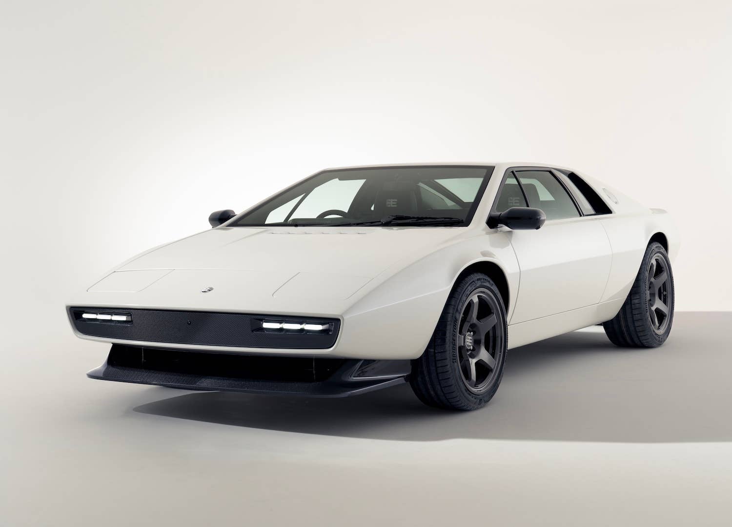 The Lotus Esprit Is Reborn as a $540,000 Carbon-Fiber Super Restomod ...
