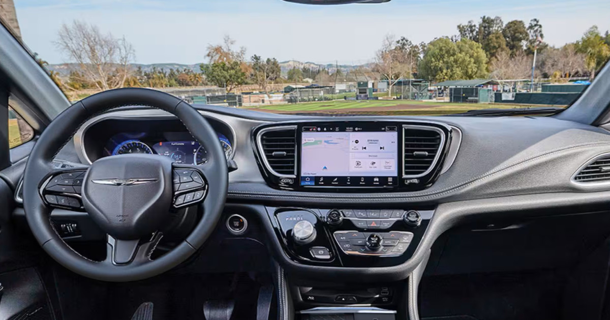 2026 Chrysler Pacifica Interior: Space, Features & Trims - Autoblog