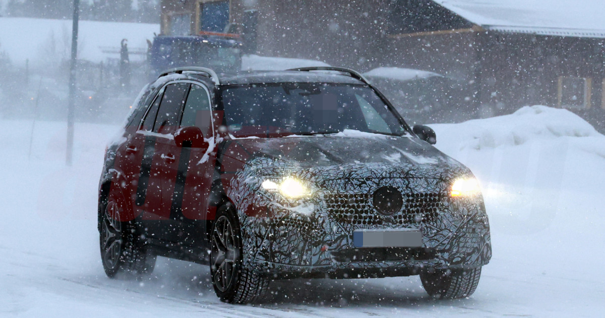 2027 Mercedes-AMG GLE 53 Spotted Testing With New Star-Shaped Lights ...