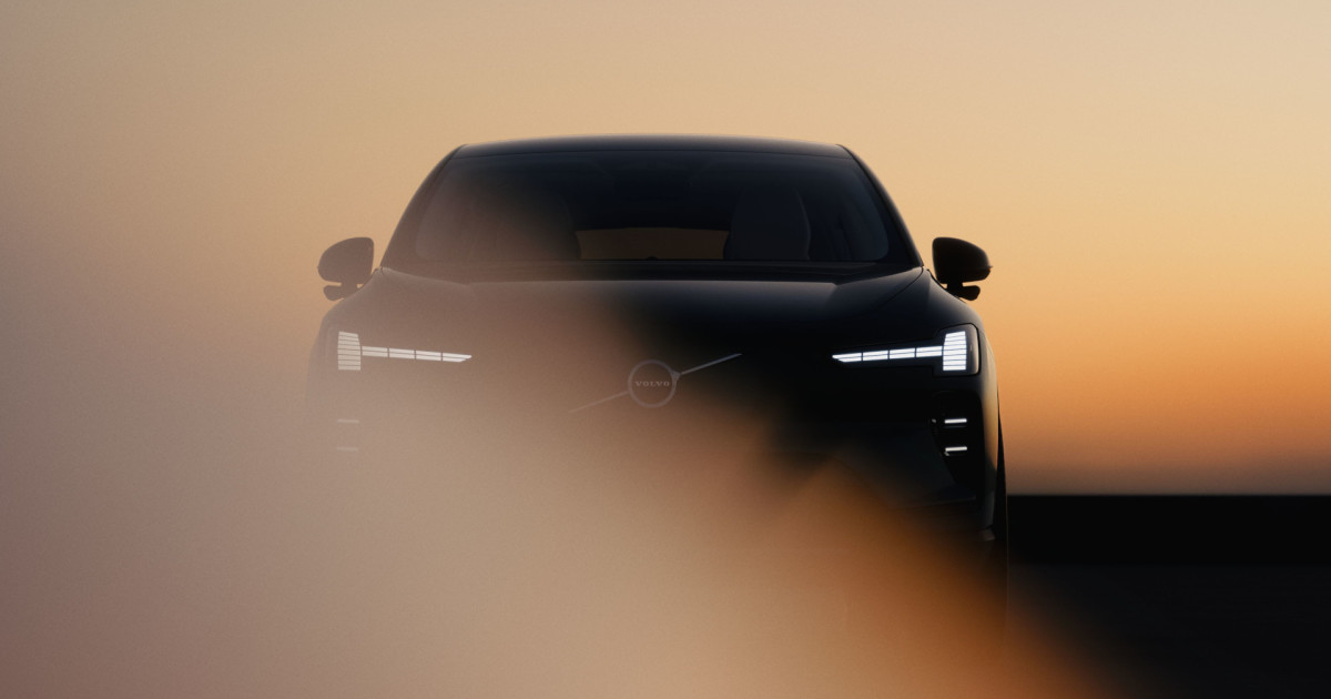 Volvo’s Next Electric SUV Claims 503 Miles of Range and Charges in 10 ...