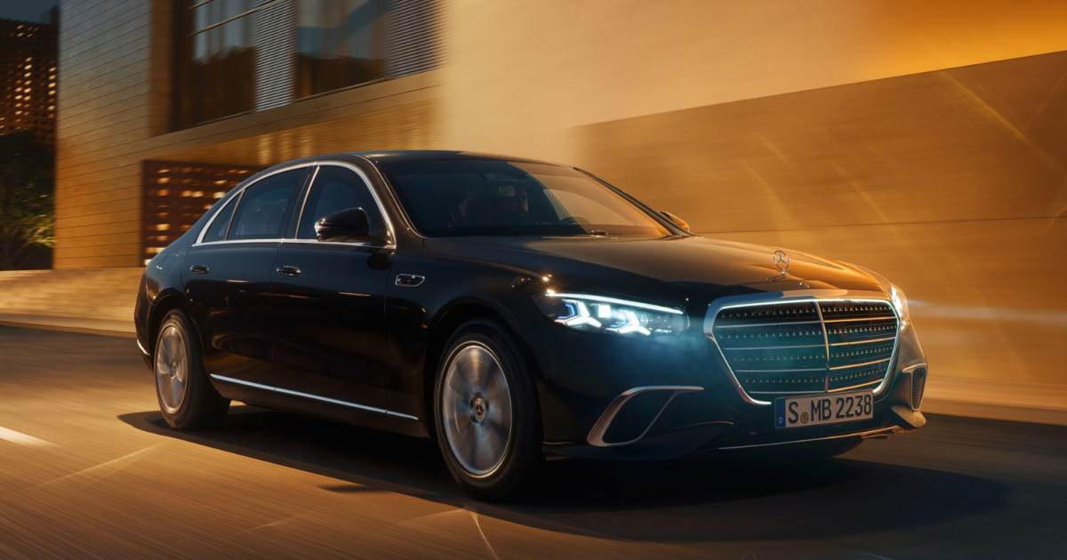 Mercedes Just Unveiled Its Ultimate Armored S-Class for World Leaders ...