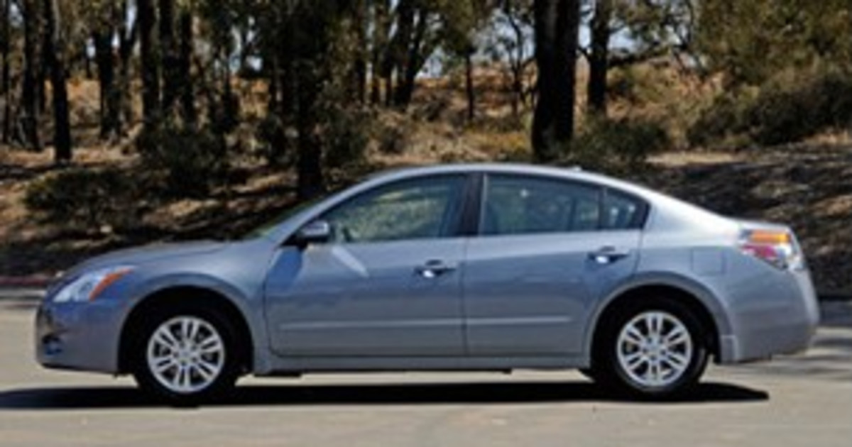 Consumer Reports gives top marks to Nissan Altima and Hyundai Sonata ...