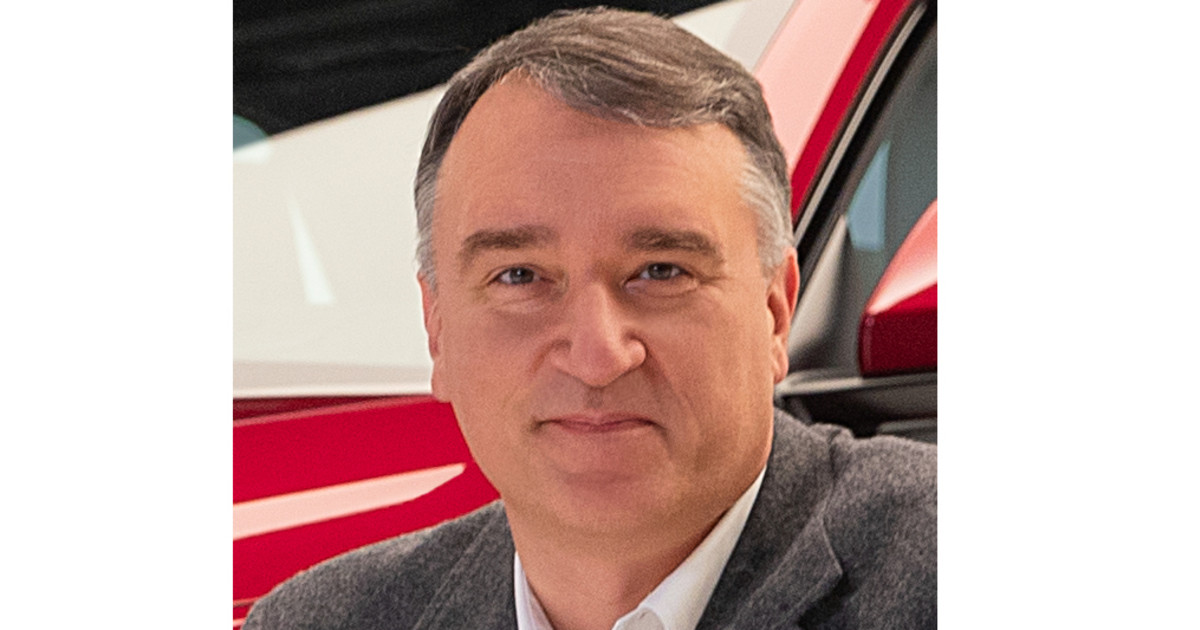 Tony Roma to succeed Tadge Juechter as Corvette chief - Autoblog