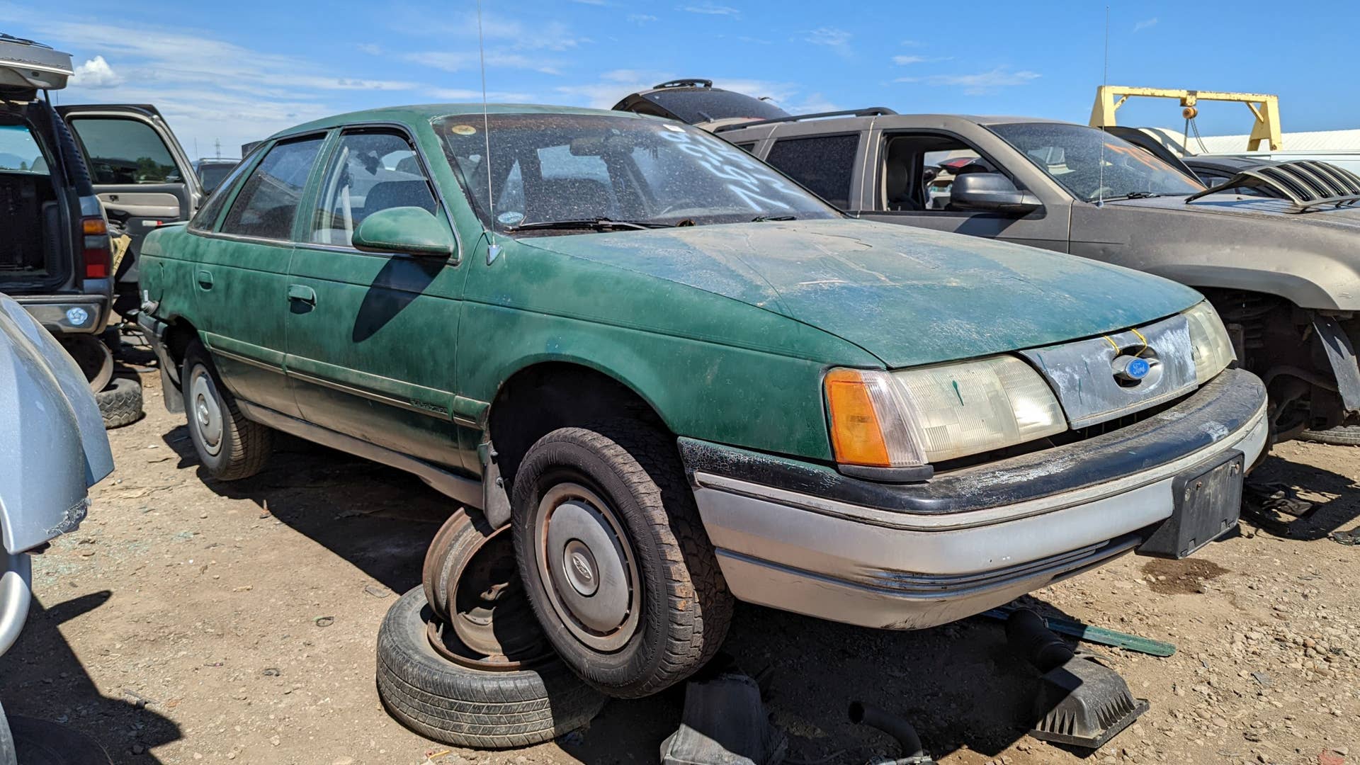 Junkyard Gem: 1986 Ford Taurus GL Sedan