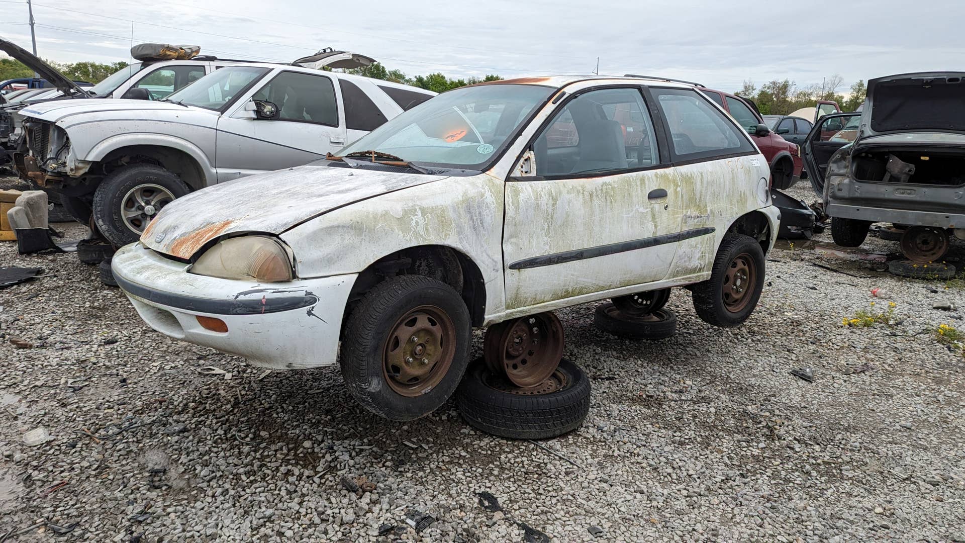 Junkyard Gem: 1997 Geo Metro LSi - Autoblog
