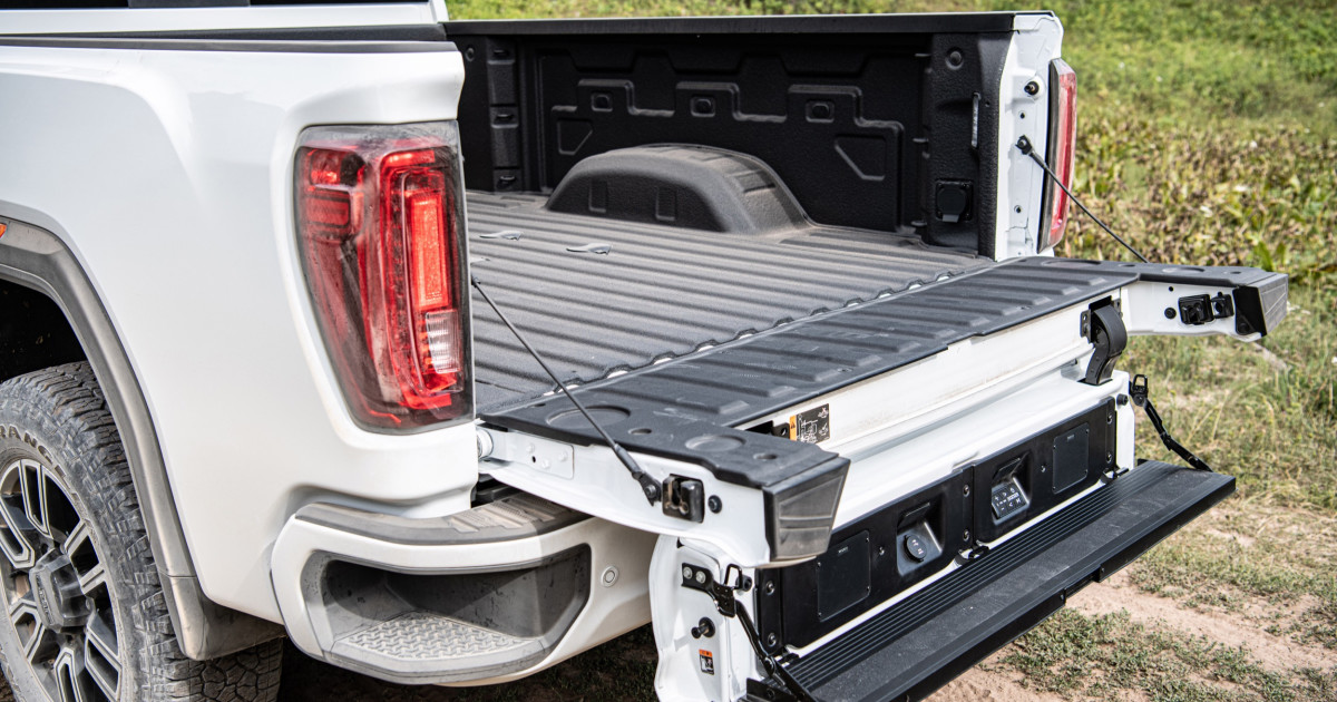 Chevrolet Silverado reportedly getting the GMC Sierra's MultiPro tailgate