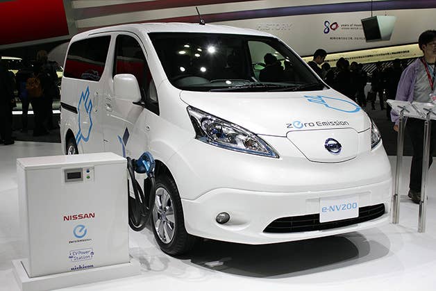 Nissan e-NV200 EV charges into Tokyo