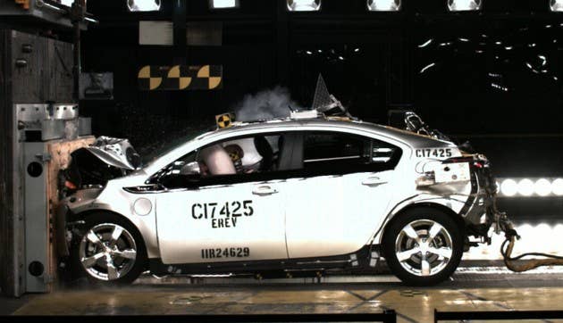 Chevy Volt earns five-star NHTSA crash rating [w/videos] - Autoblog