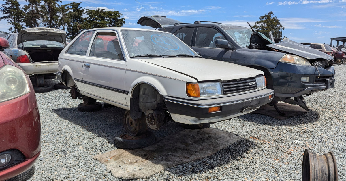 Junkyard Gem: 1987 Mazda 323 DX 1.6i Hatchback - Autoblog