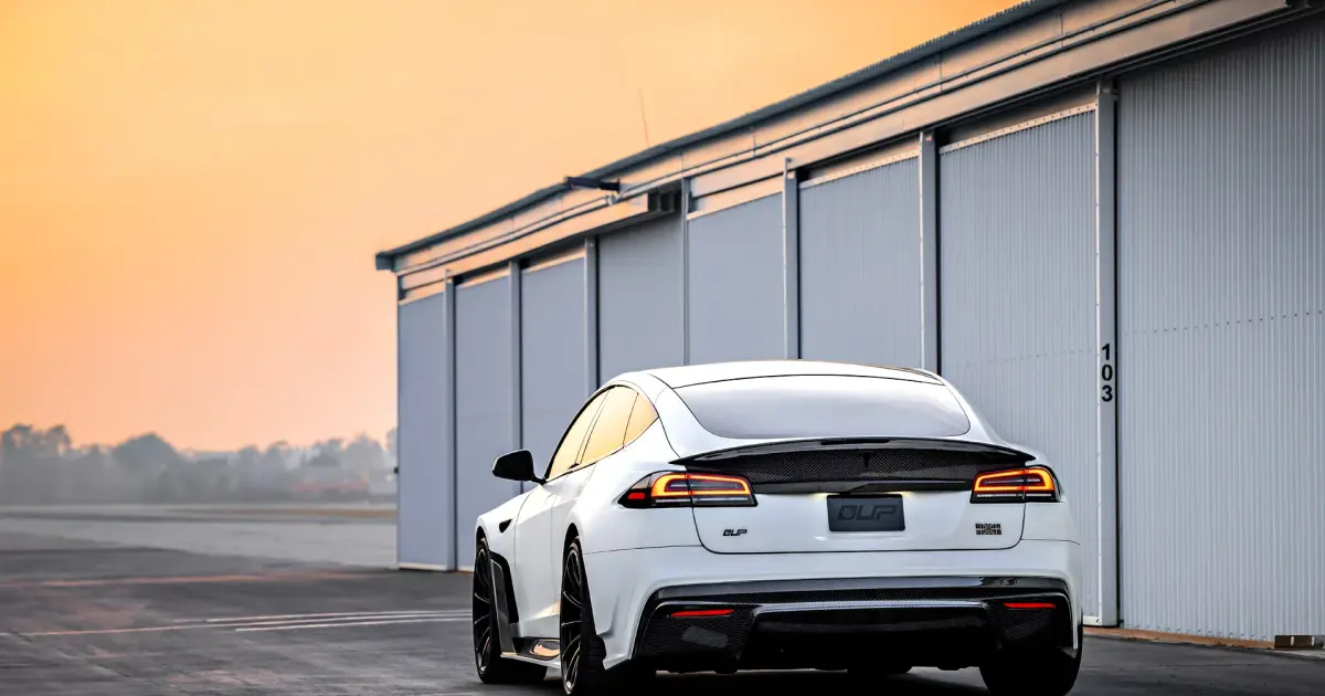 Joe Rogan’s new Tesla Model S Plaid pushes customization to the extreme