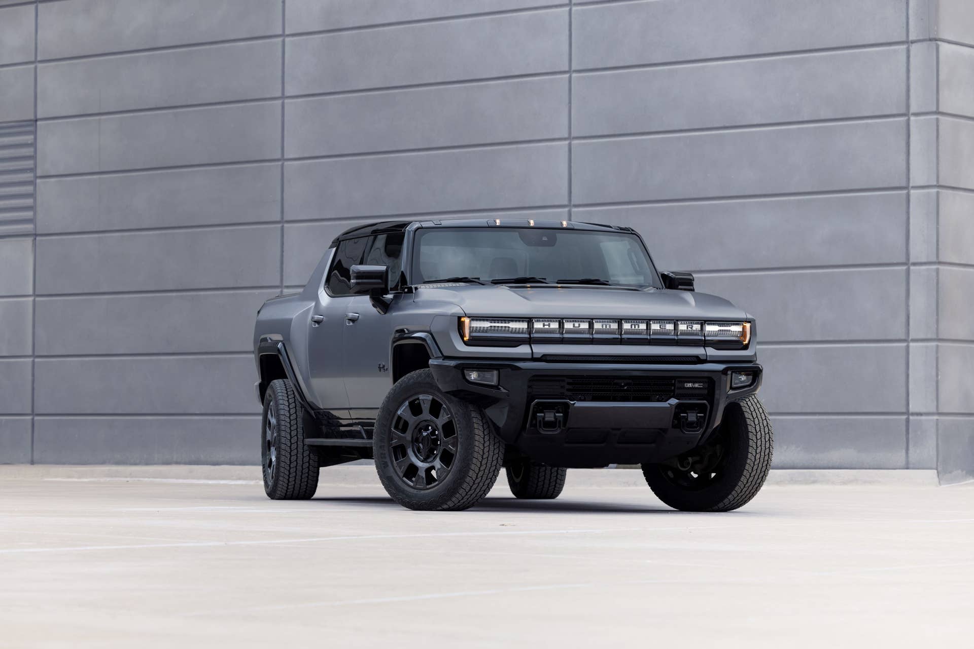 GM Adds Power, Tech, and Special Editions to the 2026 Hummer EV - Autoblog