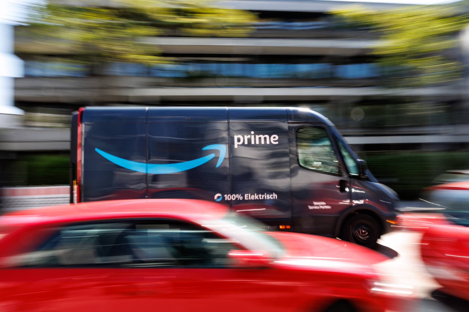 Your Next Amazon Package Might Be Delivered in These Electric Vans ...