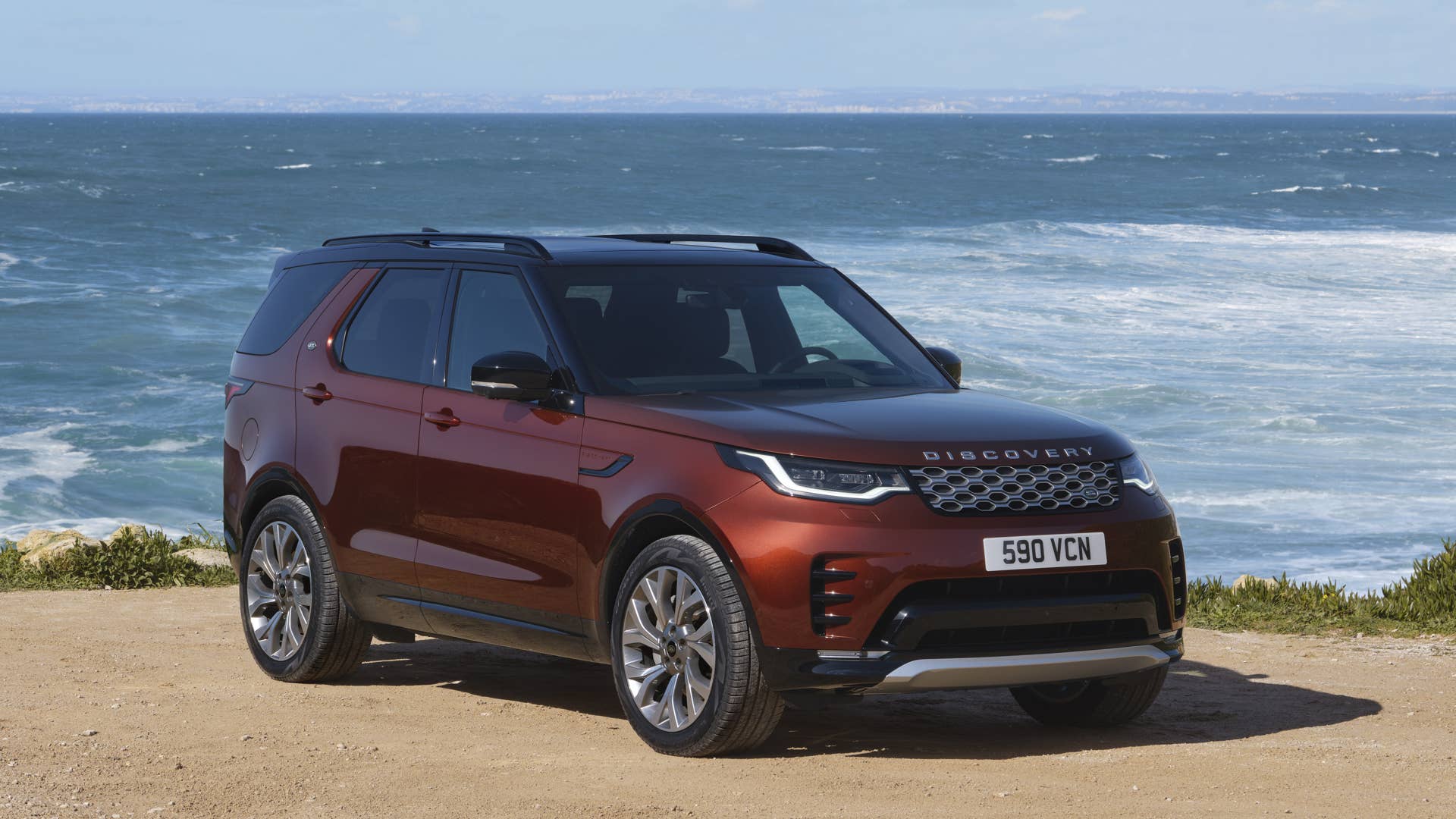 Land Rover Dropped Two New Special Editions To Celebrate 35 Years Of ...