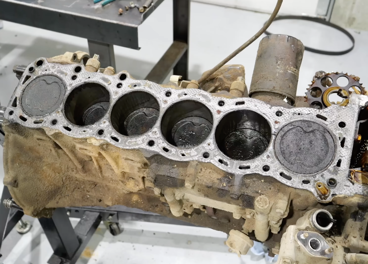 Teardown Reveals Why Toyota’s Legendary 1FZ-FE Engine Lasts Forever ...