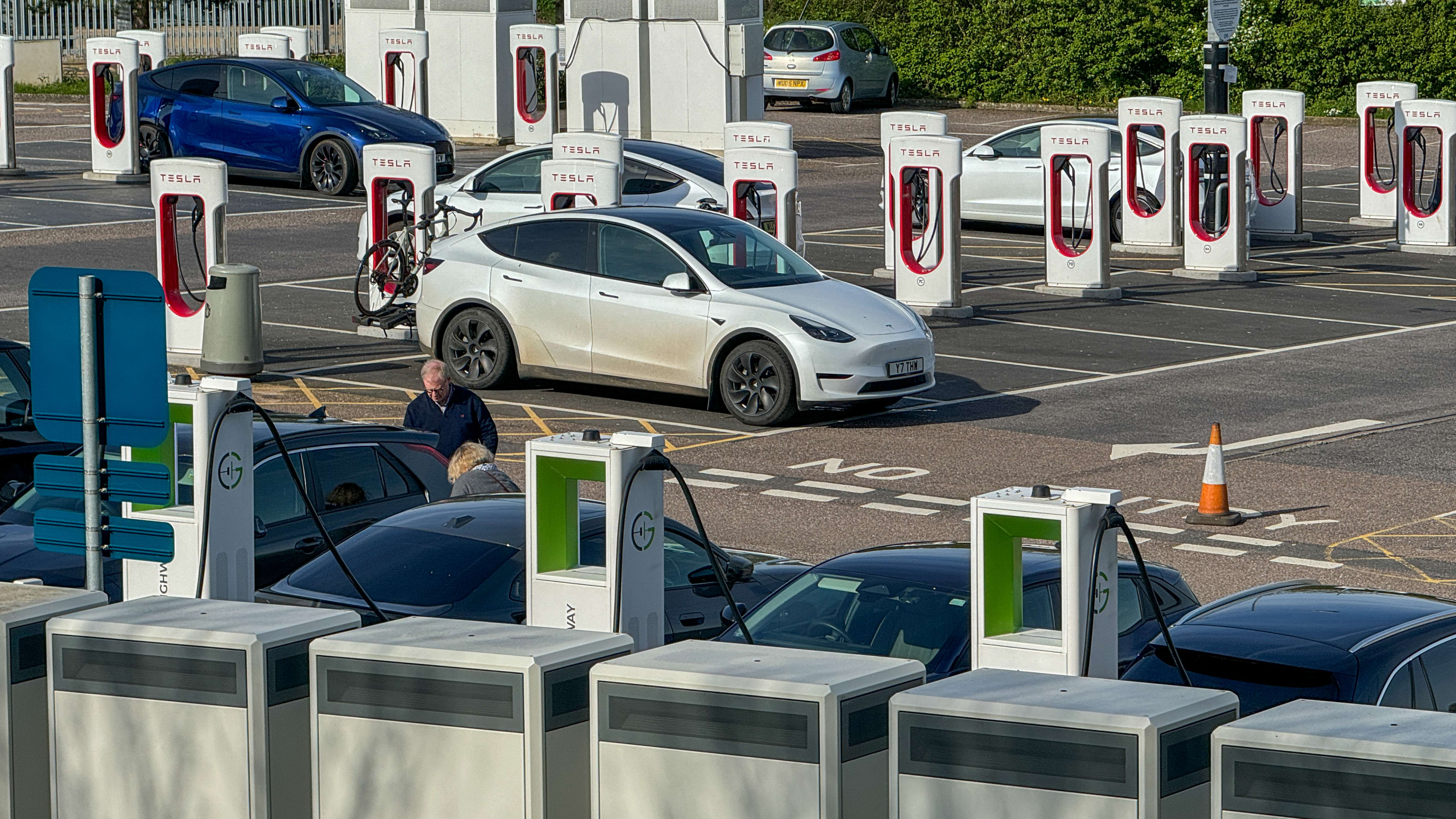 Joe Rogan’s new Tesla Model S Plaid pushes customization to the extreme