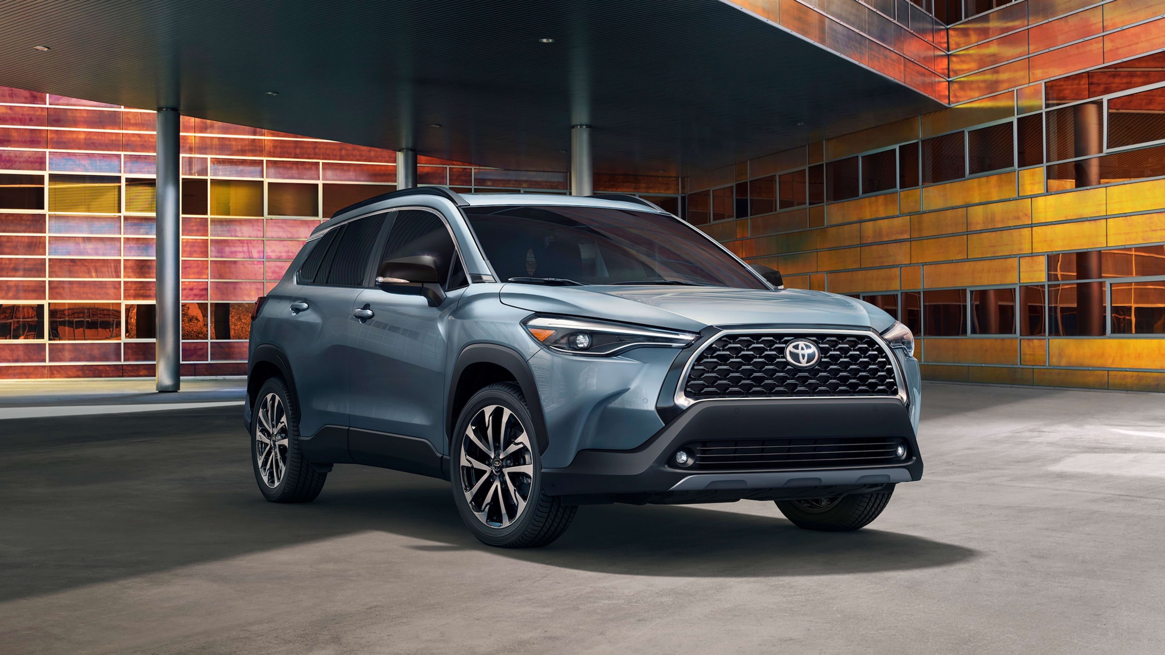 2025 Genesis G80 vs 2025 Toyota Crown Platinum: Both cost $57,000 ...