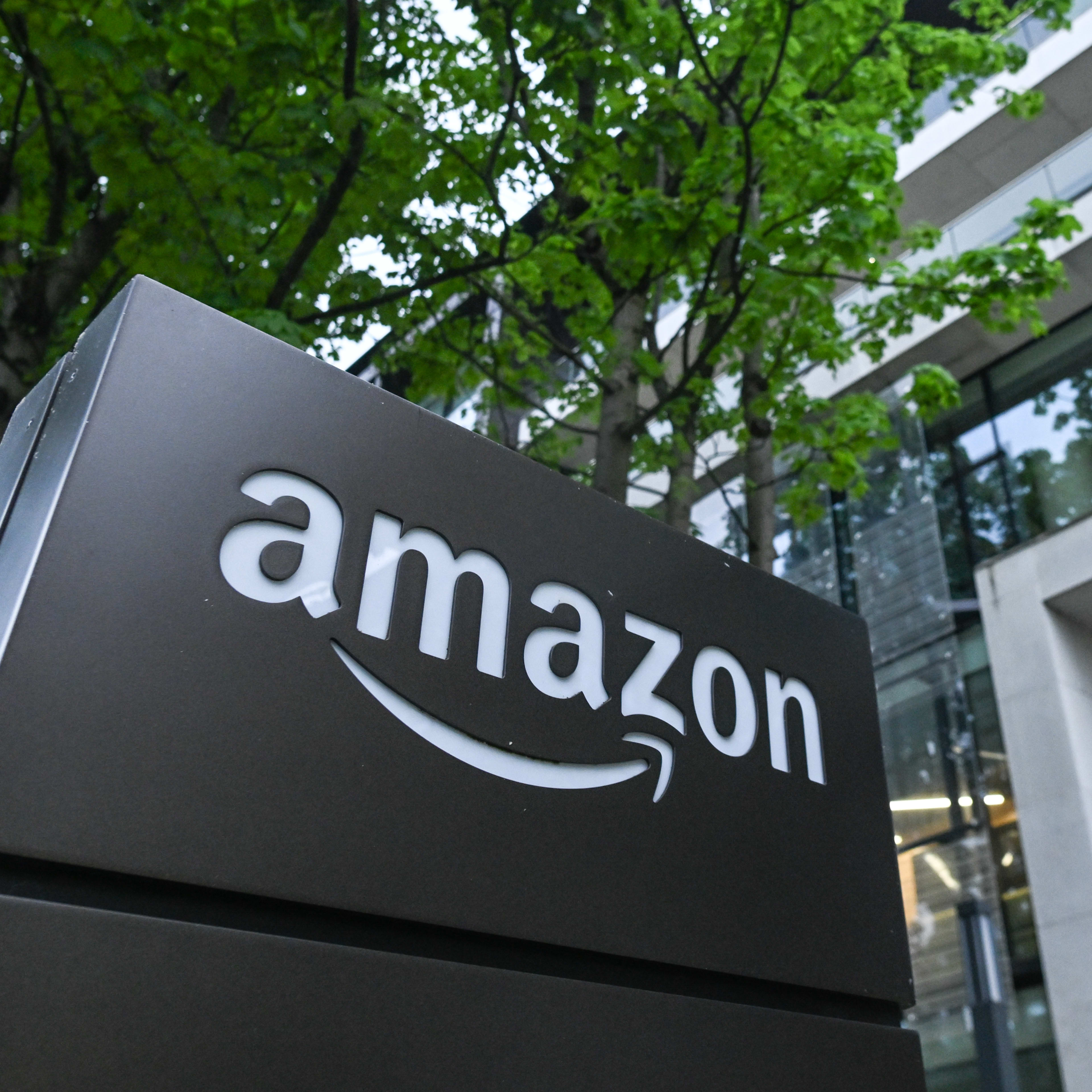 Amazon Has a Bestselling Mini Chainsaw for 40% Off - Autoblog