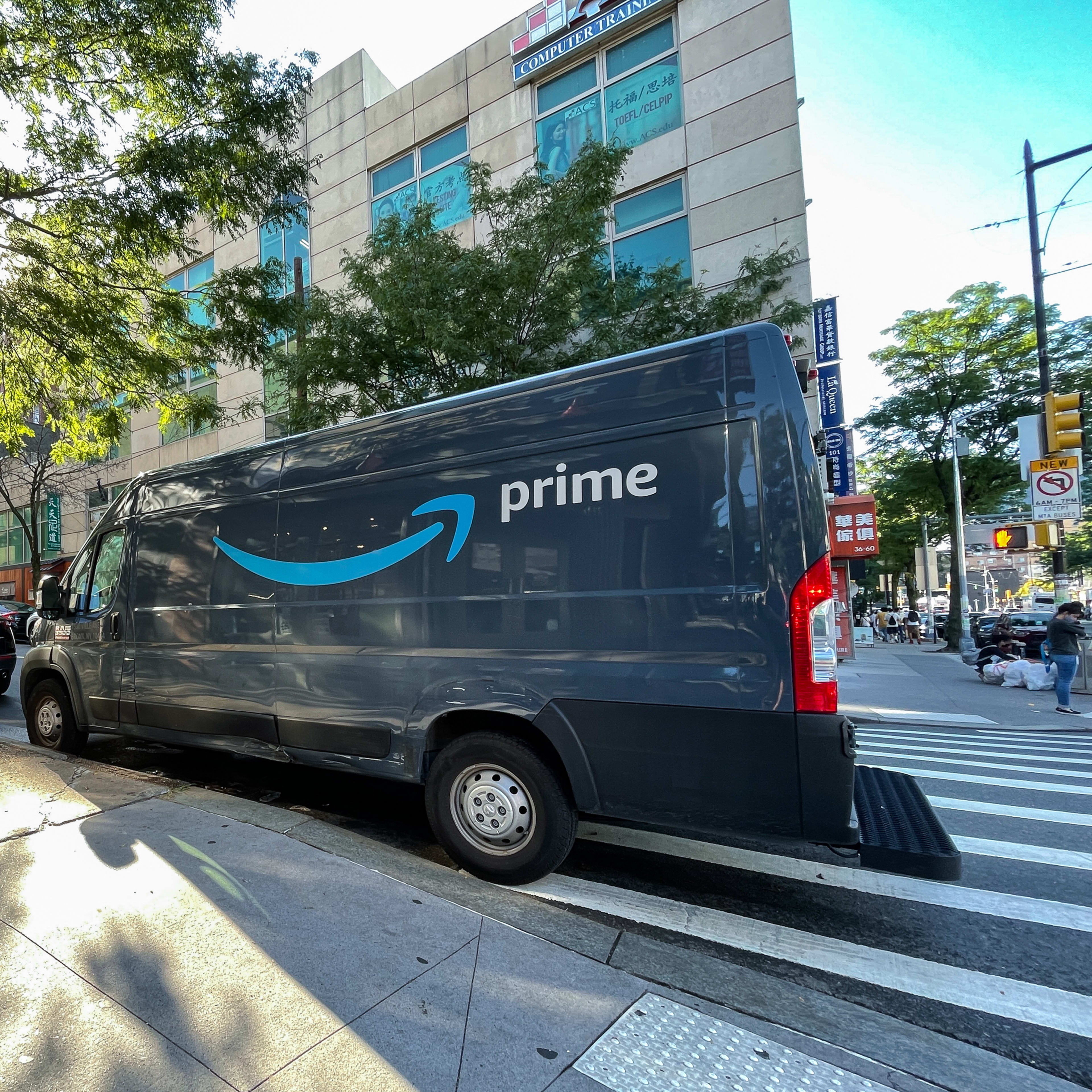 Amazon Has a $65 Swiss Army Knife on Sale for 31% Off - Autoblog