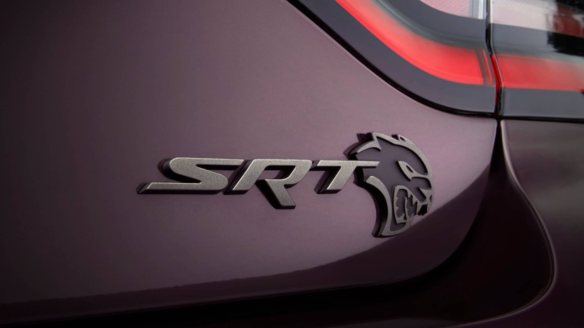 Bentley unveils redesigned logo - Autoblog