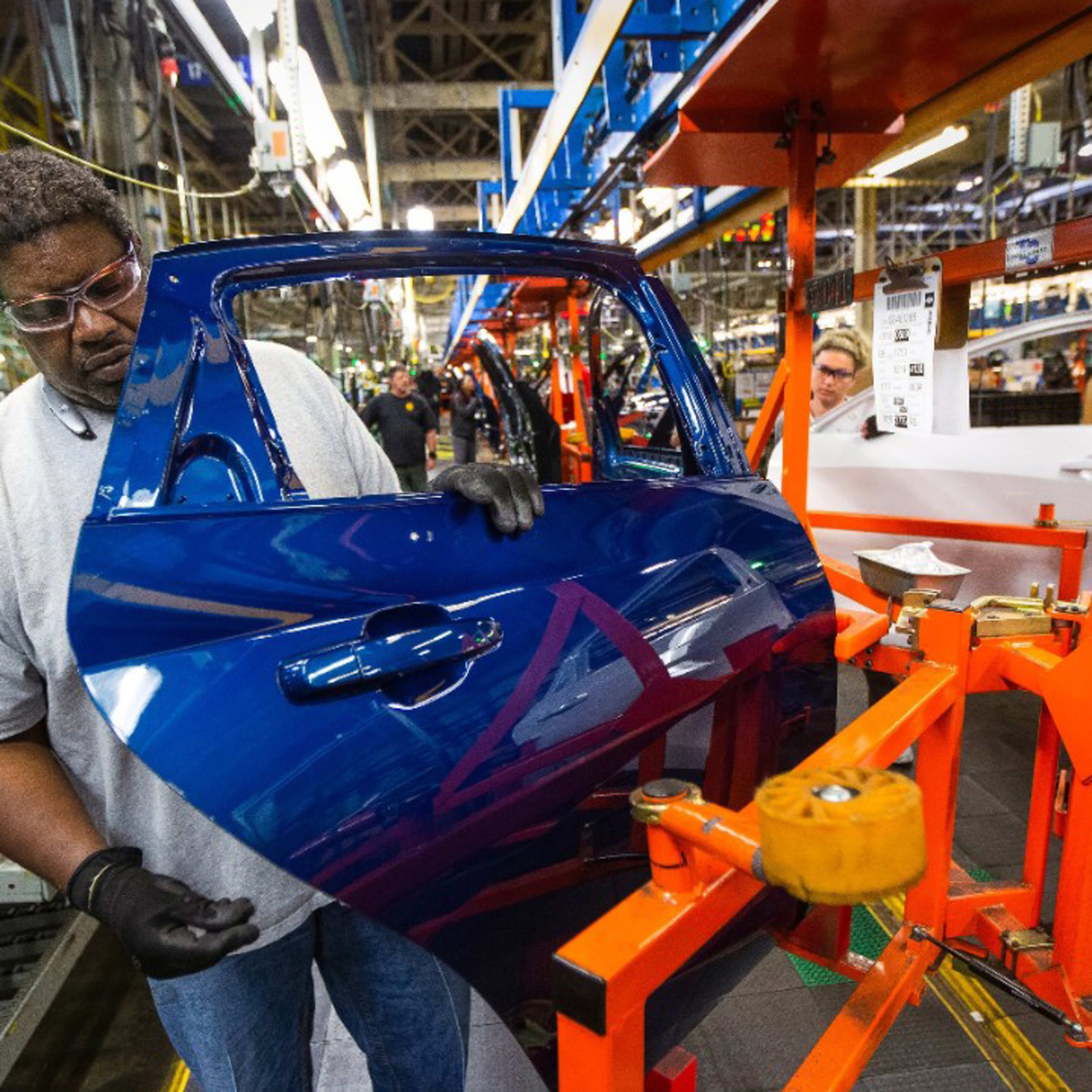 GM CEO Mary Barra sells off 40% of holdings in the automaker - Autoblog