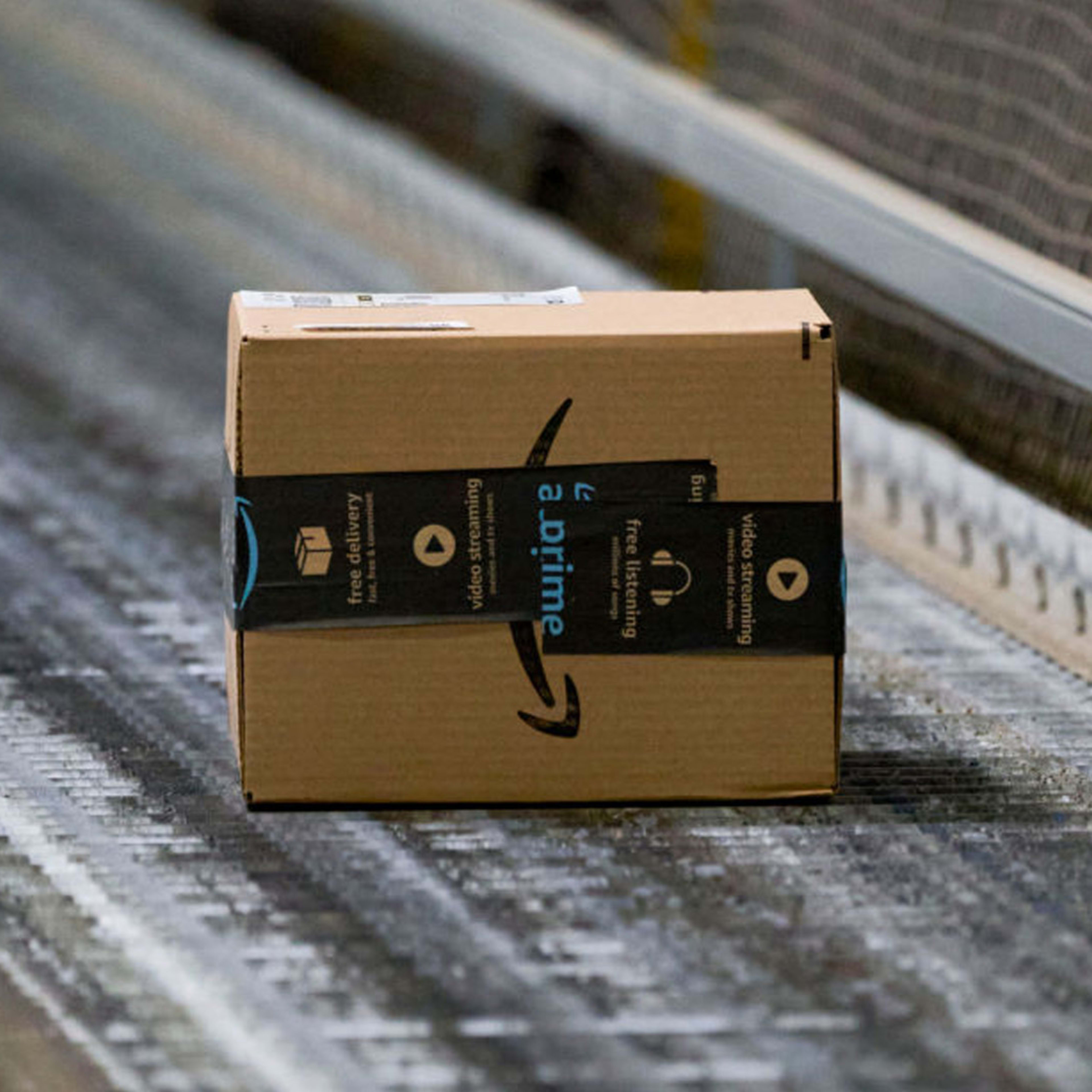 Lotus to Cut 550 Jobs at UK Headquarters Amid Tariff Trouble - Autoblog