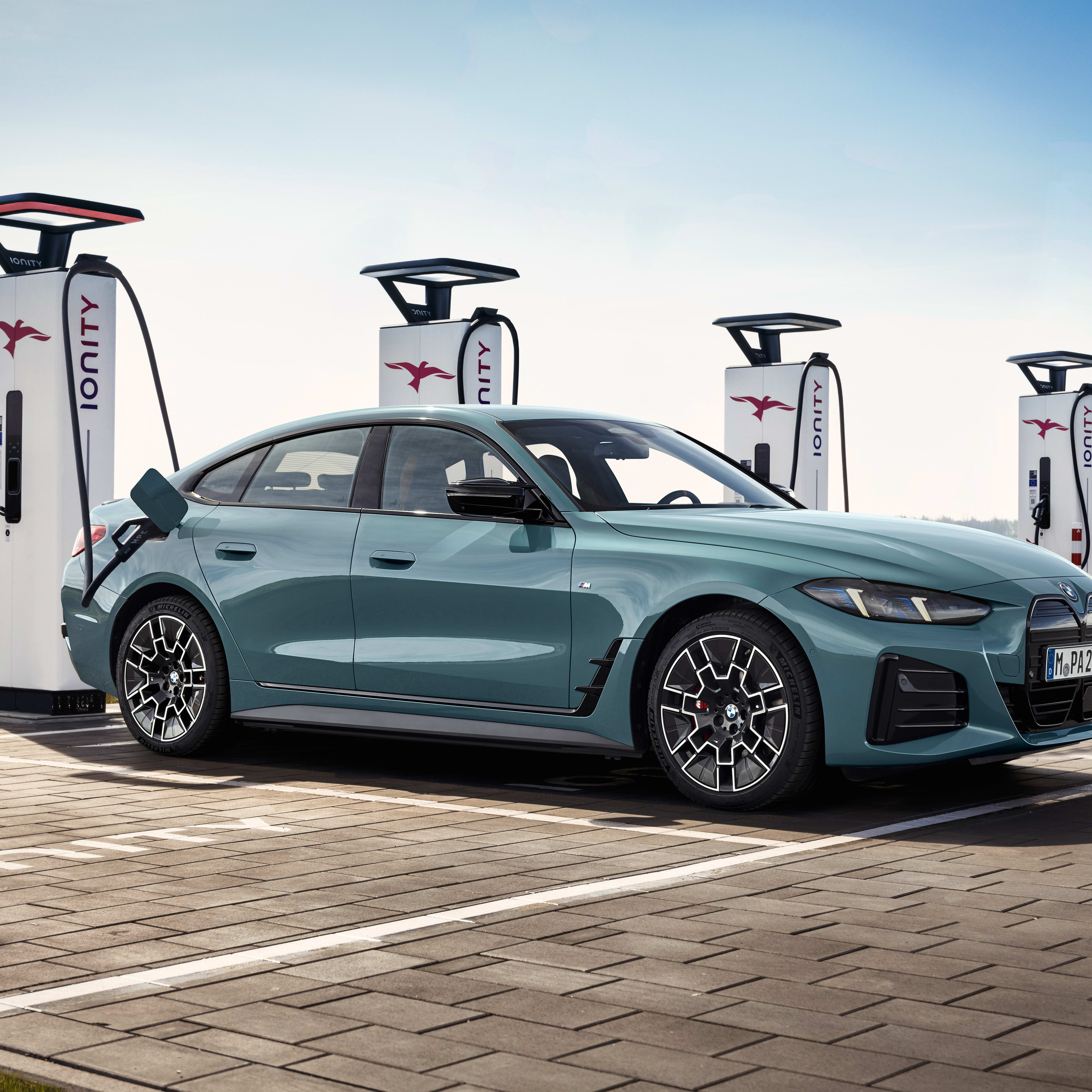 Dodge Slashes $12,500 Off Charger Daytona EV