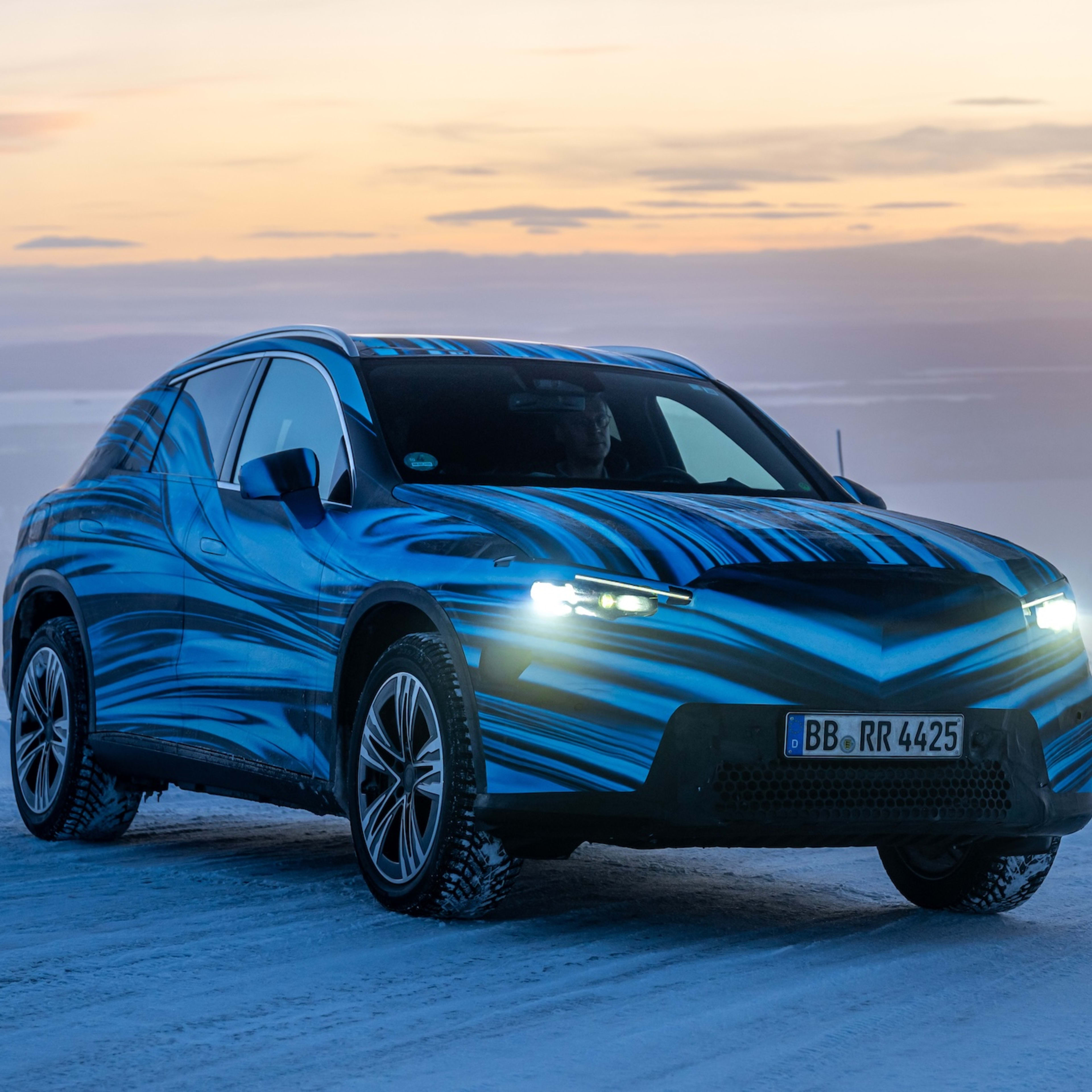 Toyota Grand Highlander vs Toyota Sequoia: Battle of the Japanese ...