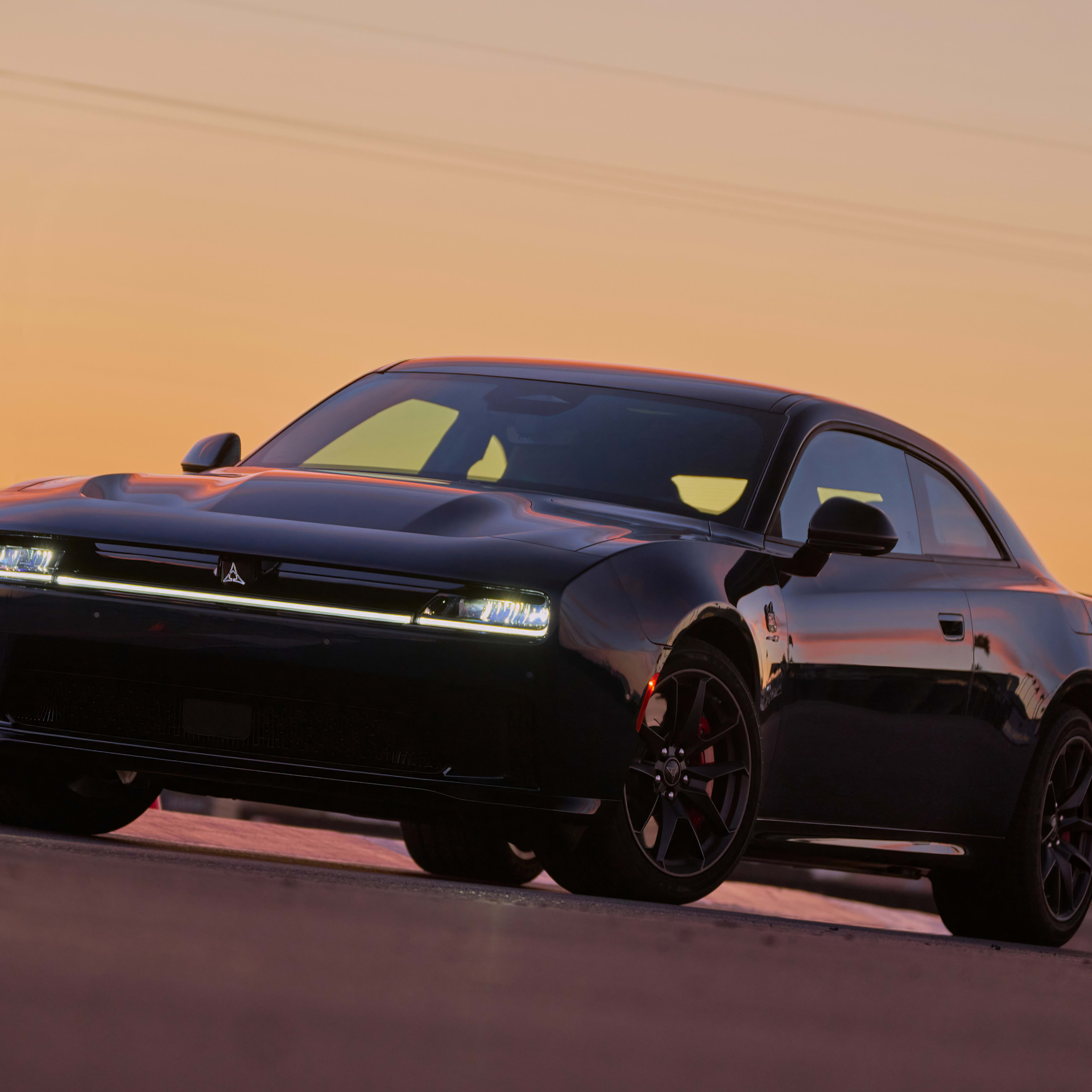 2025 Rivian R1S: Blistering acceleration, new batteries, and prices to ...