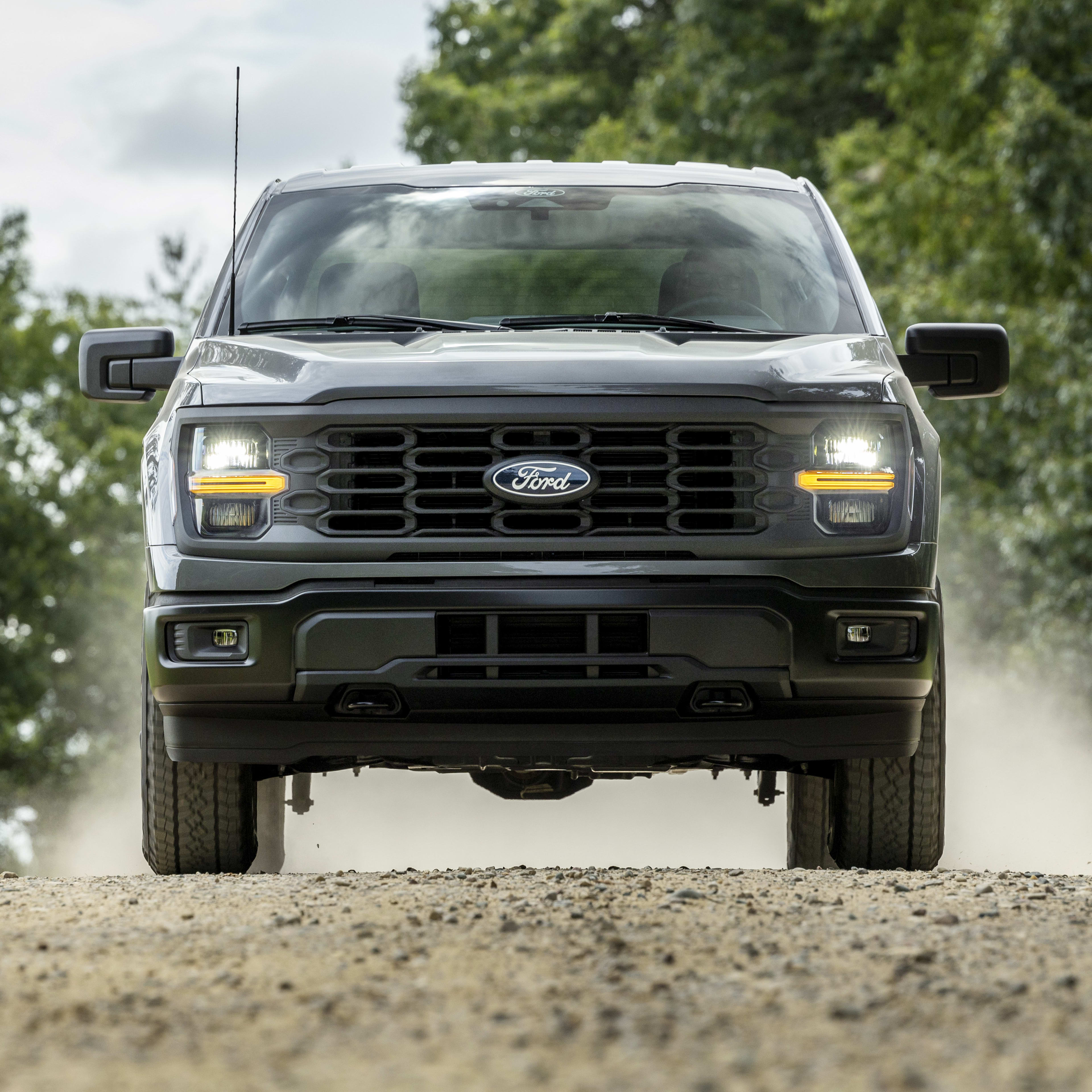2025 Chevy Colorado ZR2 Vs. 2025 Ford Ranger Raptor: 5 Major ...