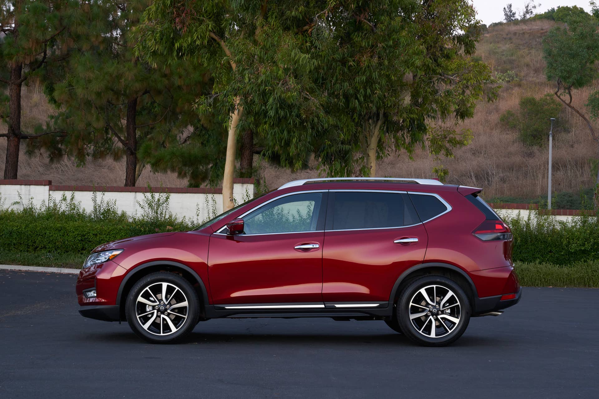 Nissan Rogue Generations Overview: How It Became The Top-Selling Nissan ...