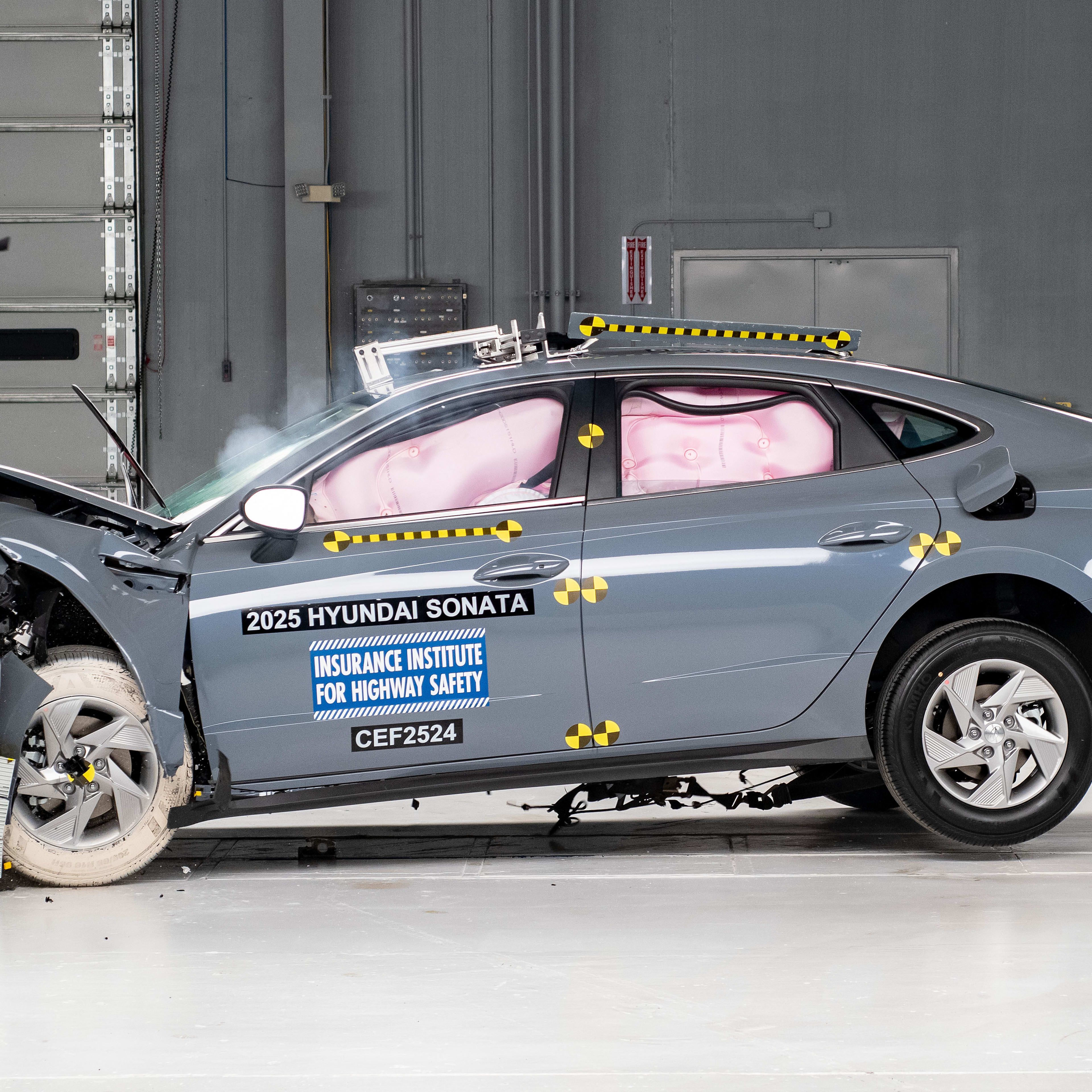 GM Unveils Game-Changing Battery, Aims for Affordable 400-Mile EVs - Autoblog