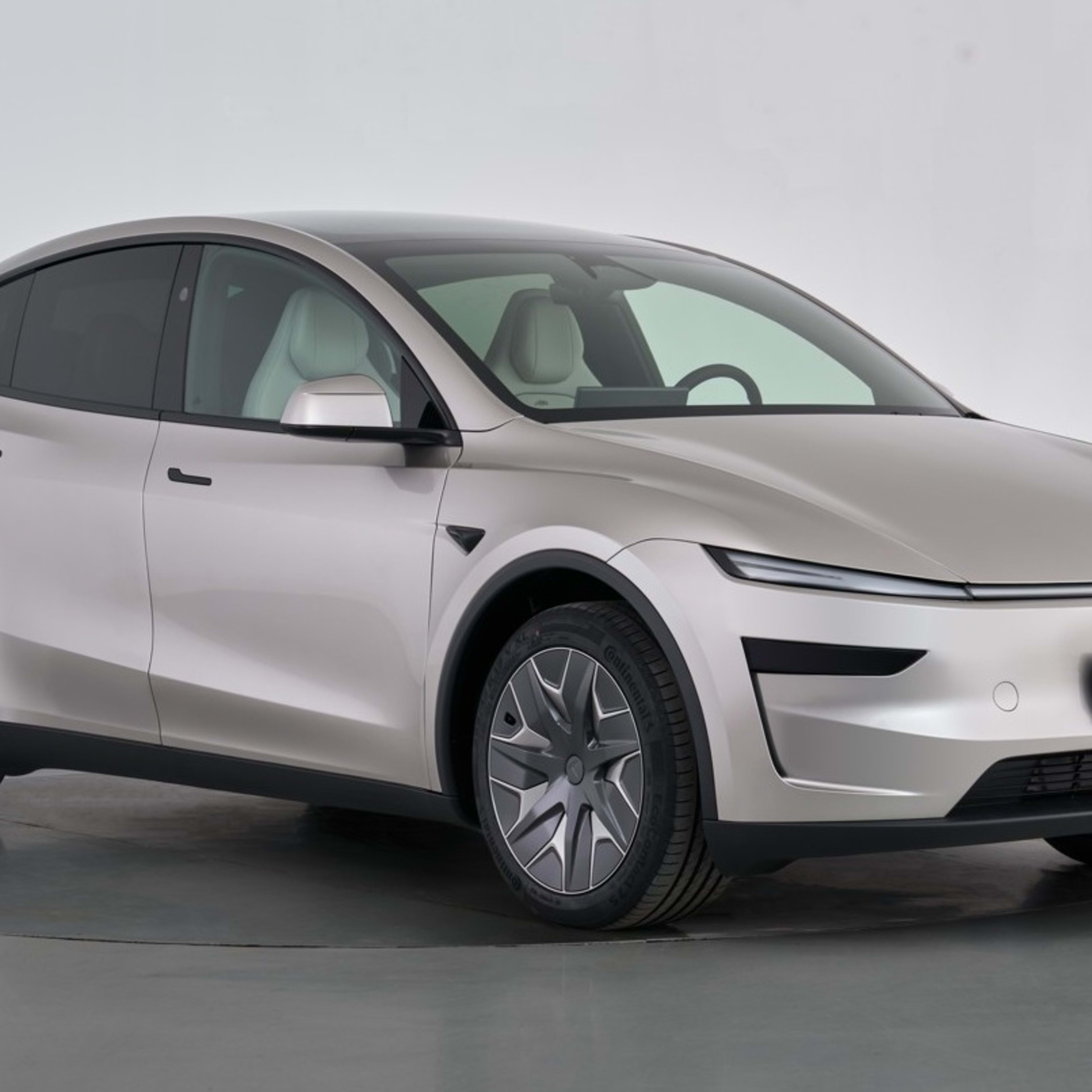 New Tesla Model Y Performance Breaks Cover With Major Upgrades - Autoblog