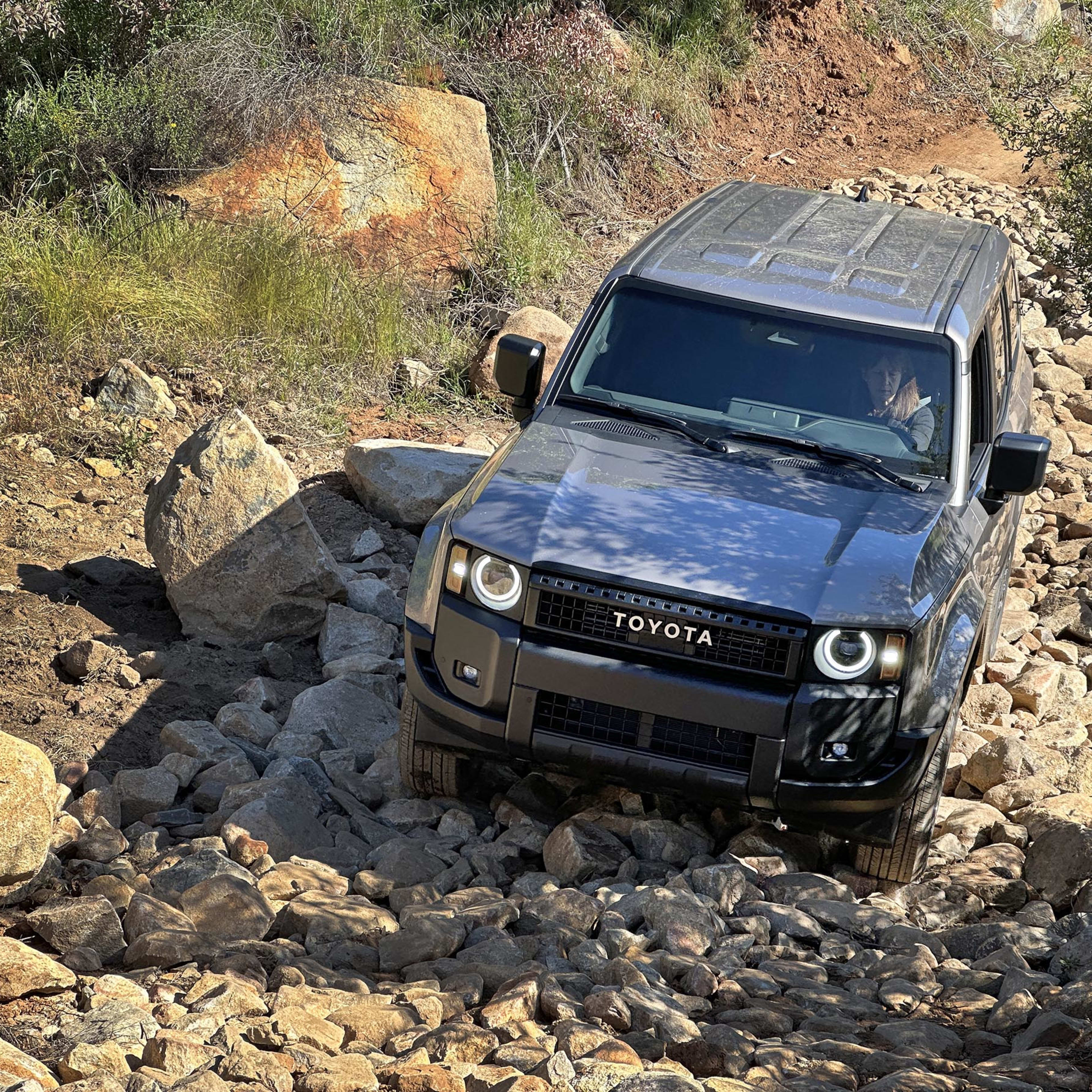 RML GT Hypercar Debuts At Salon Privé With 920 HP and Bespoke British ...